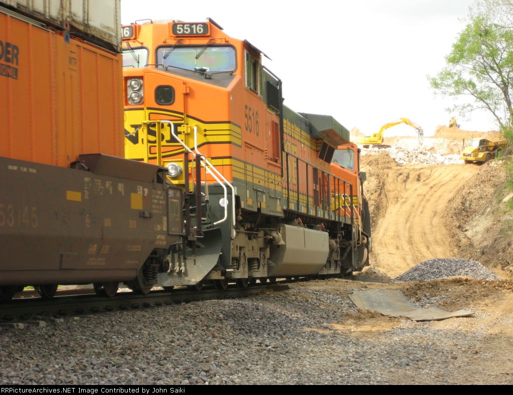 BNSF 5516